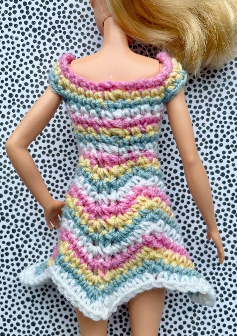 Free Barbie doll crochet patterns - Chevron zig zag dress, top and skirt