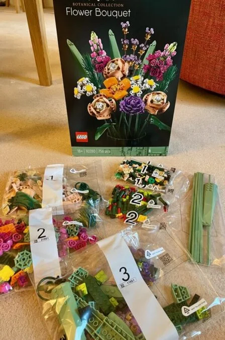 Make beautiful Lego flowers: Flower Bouquet set review - Craft Fix