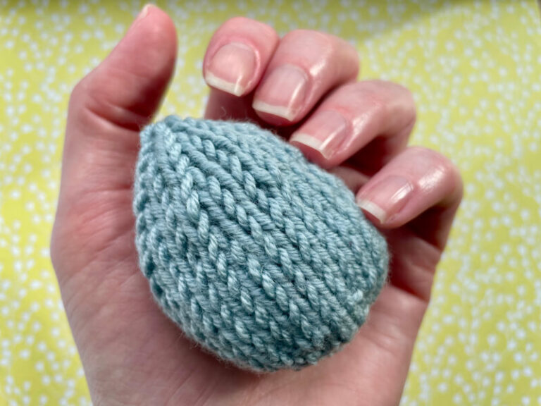 Quick knit easter egg decorations (in the round) - free pattern - Craft Fix