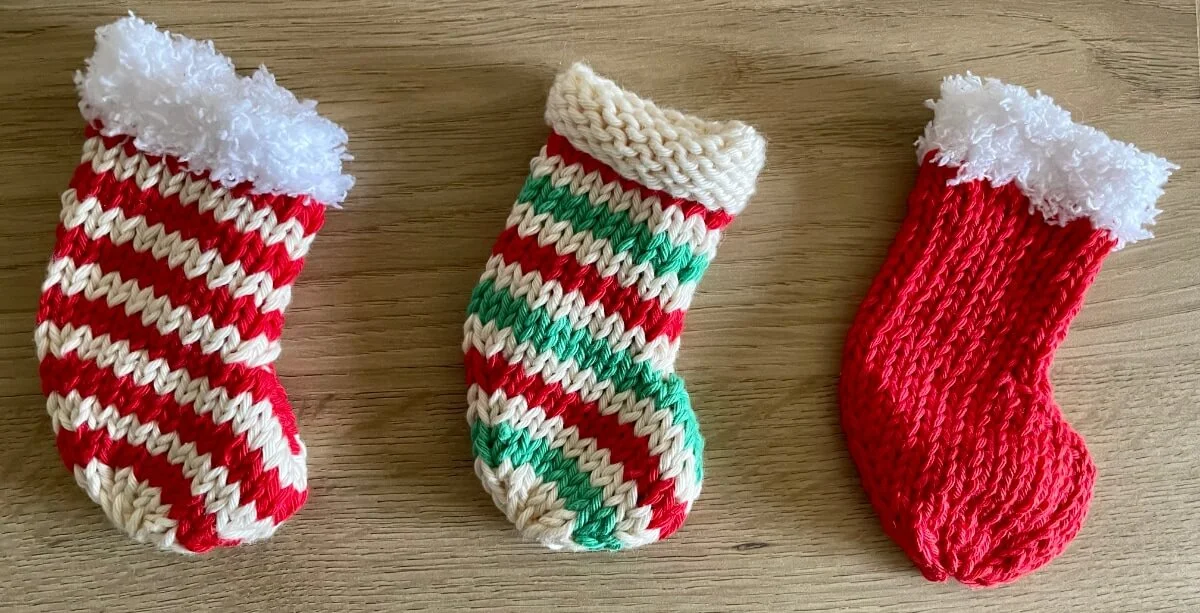 Mini Stocking Knitting Pattern Mini Stocking Garland Free Christmas