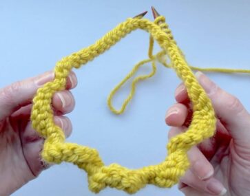 How to Start Knitting in the Round: Step by step for beginners - Craft Fix