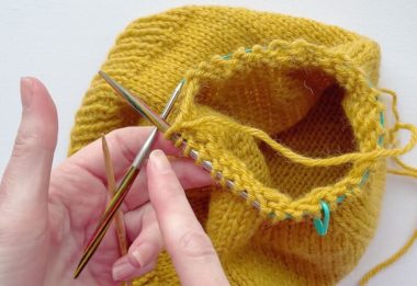 How to Finish Knitting a Hat with Circular Needles - without DPNs or Magic Loop! - Craft Fix
